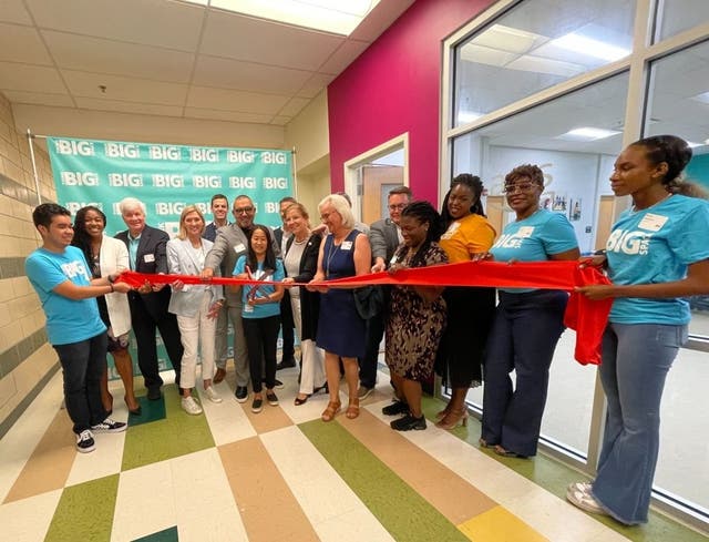 Amazon Opens New Educational Lab At Arlington's Wakefield High School ...