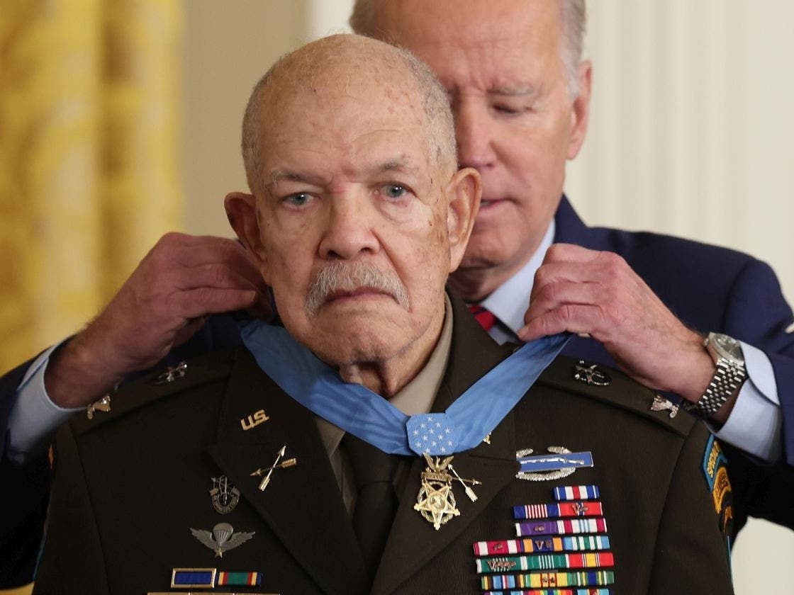 Barrier-Breaking Black Army Officer Finally Awarded Medal Of Honor ...