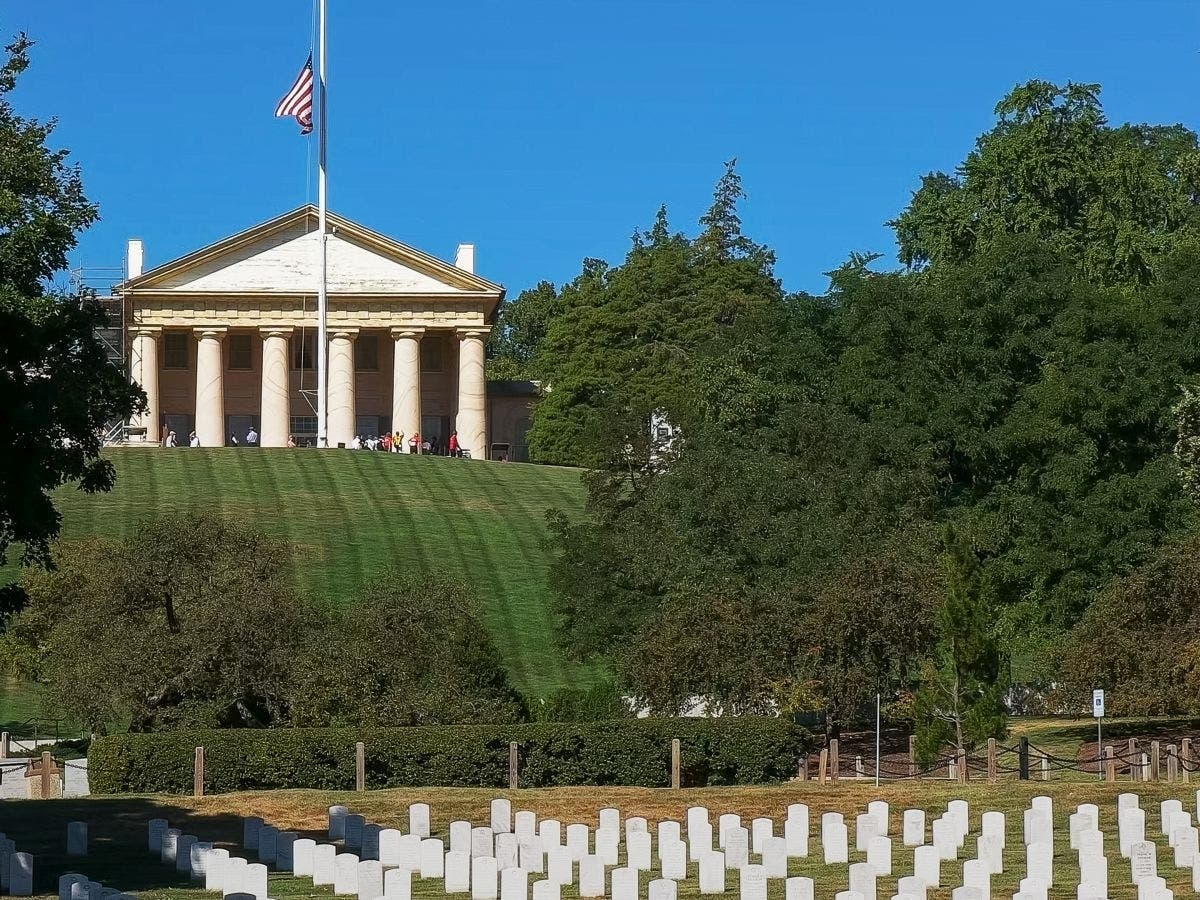 Beyer Tries Again To Remove Robert E. Lee's Name From Arlington House ...