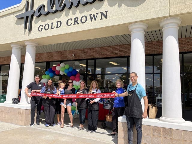 Hallmark Celebrates Grand Opening In Kingstowne With Ribbon-Cutting ...