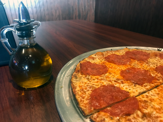 Colony Grill Serves Hot Slice Of Connecticut To Clarendon | Clarendon ...