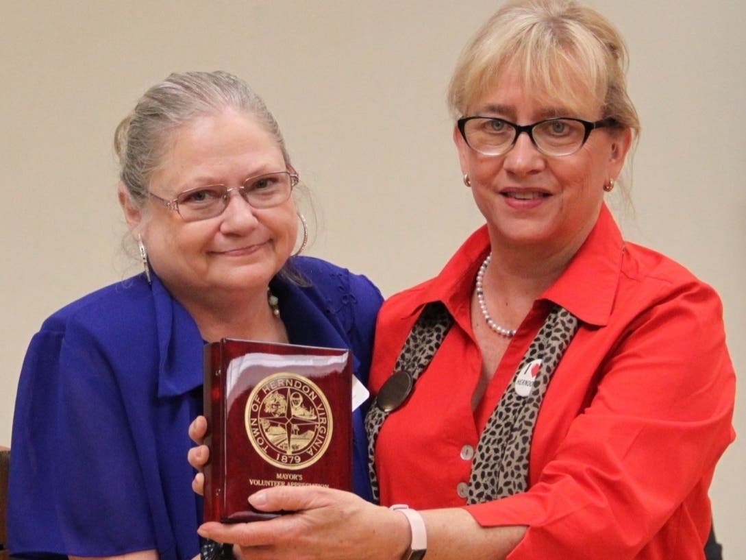 Distinguished Service Awards Presented To 2 Herndon Volunteers ...