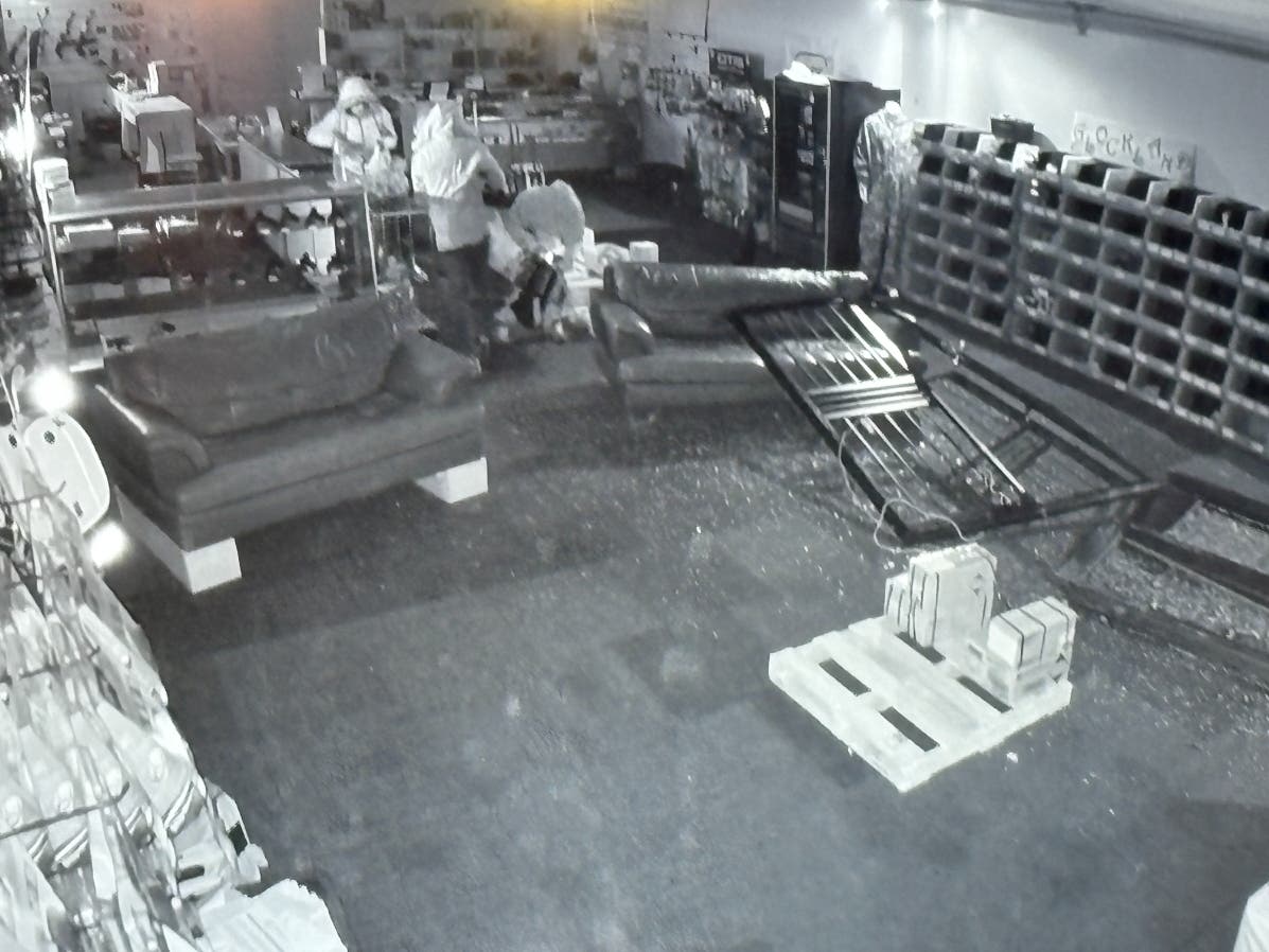 Teens Drive SUV Into Gun Store, 1 Burglary Suspect Sought: Police ...