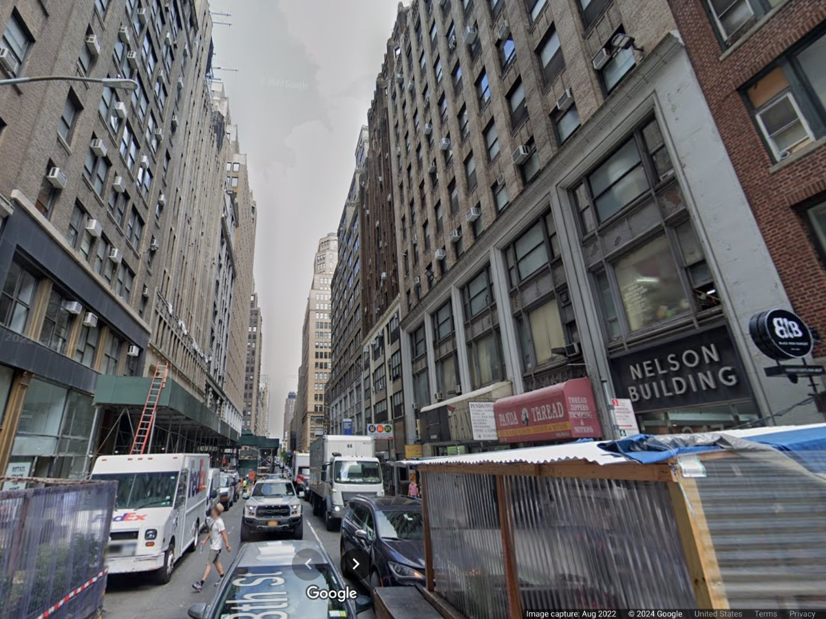 Manhattan Mugging Victim Dies Weeks After Shot In Ankle, Police Say ...