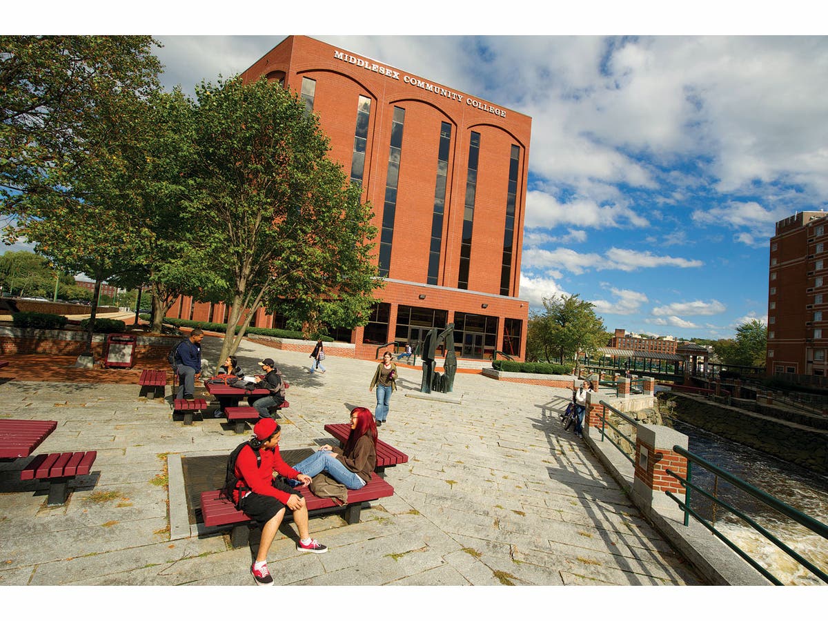 MCC Awarded Federal Grant to Support Upward Bound Program | Bedford, MA ...