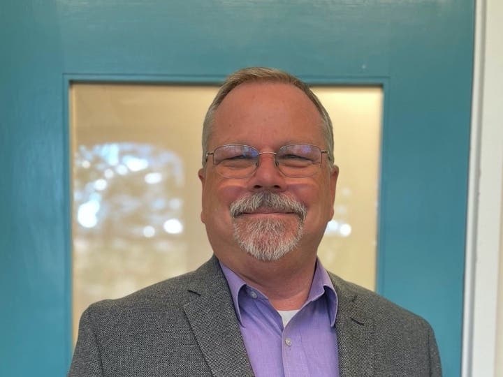 Former Pleasanton Principal Accused Of Flirting With Students On Grindr ...