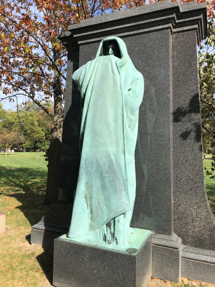 Ghosts Of Graceland: Chicago Cemetery Filled With Haunting Tales ...