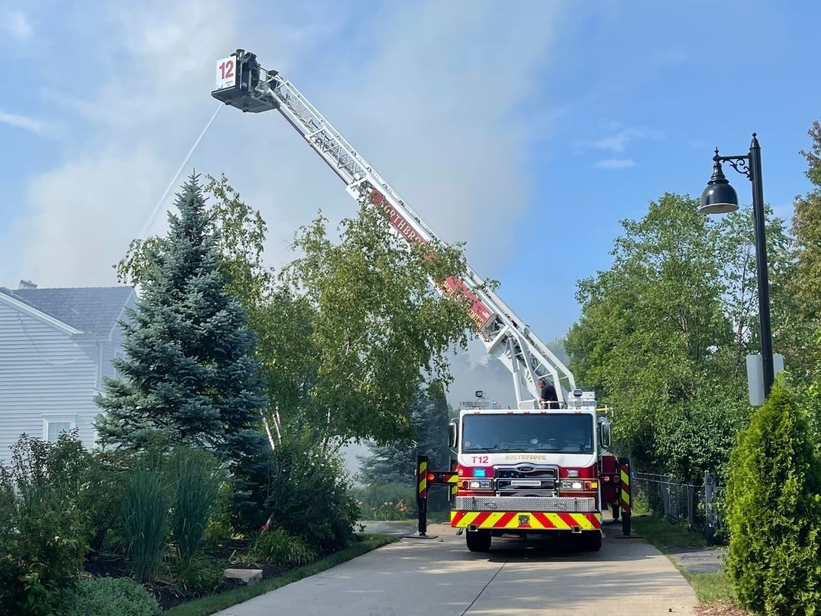 Glenview Home Uninhabitable Following Lightning Strike Fire: Officials ...