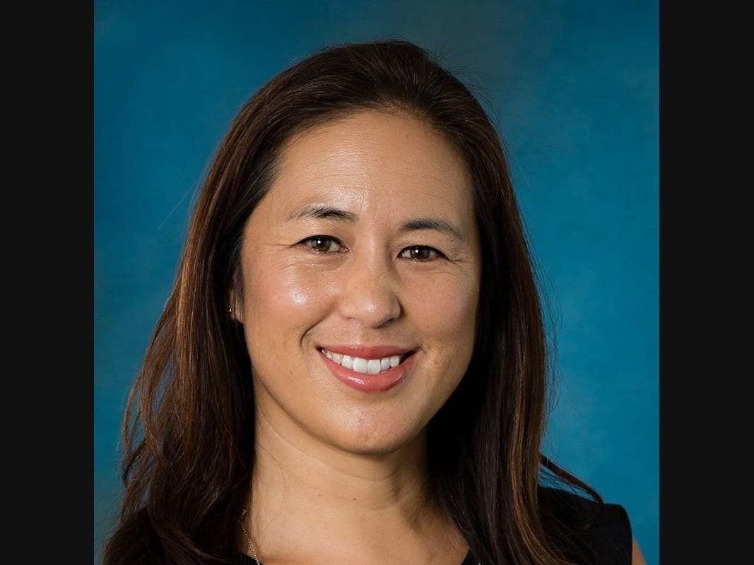 Dr. Kwok deputy athletic director speak at USC Trojan Membership Event ...