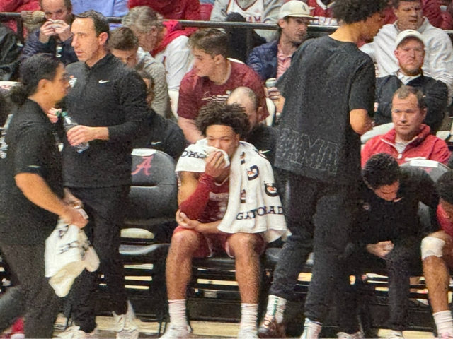 Mother Of Mark Sears Issues Statement After Son Benched In LSU Game ...