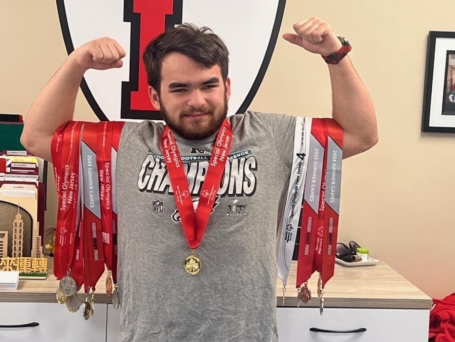 Lawrence High School Student Wins Gold At Special Olympics Regionals ...