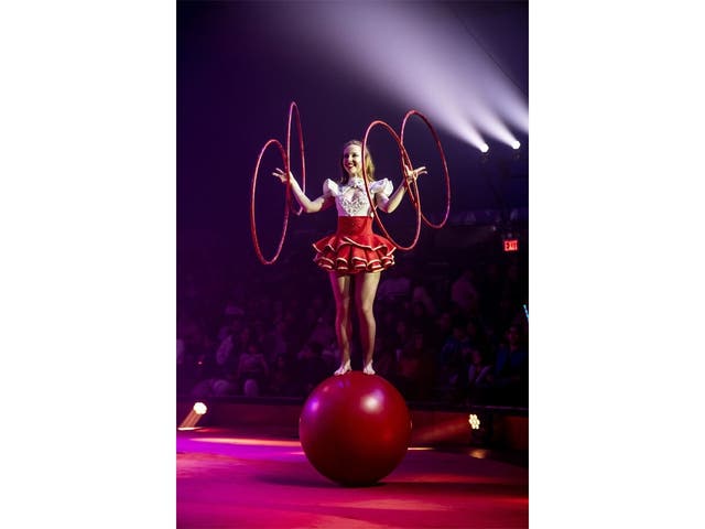 Circus Vazquez Brings International Cast, Big-Top Thrills To ...