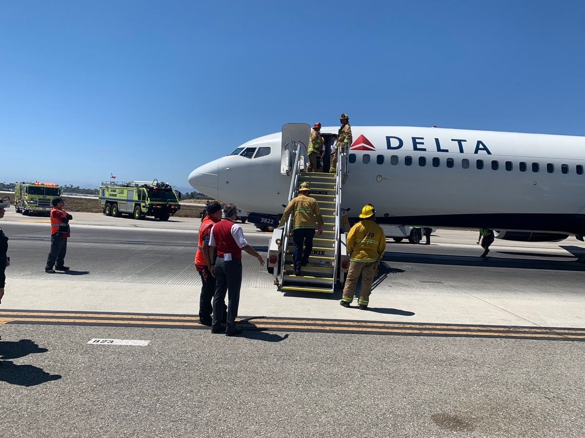 2 Runways Shut Down At LAX Following Delta Jet Landing Gear Problem ...