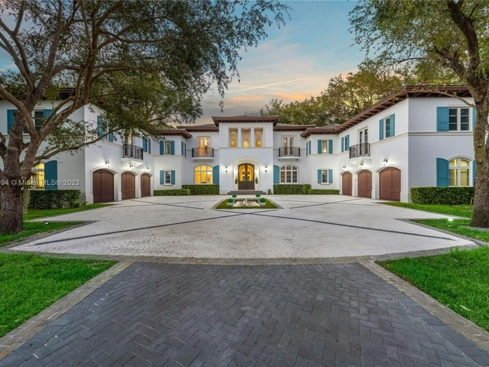 8 FL Dream Homes: Historic Fort Harrison Home, RV Resort On Peninsula ...