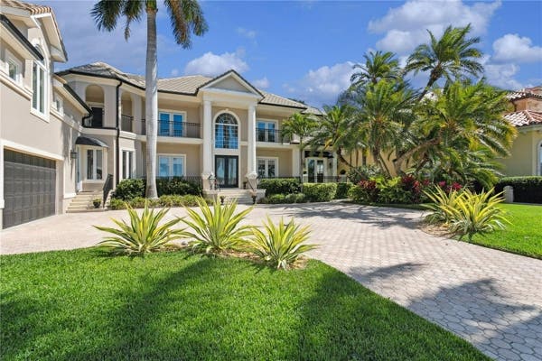 10 FL Dream Homes: Mid-Century Gem, Tiny Homes, Waterfront Estate ...