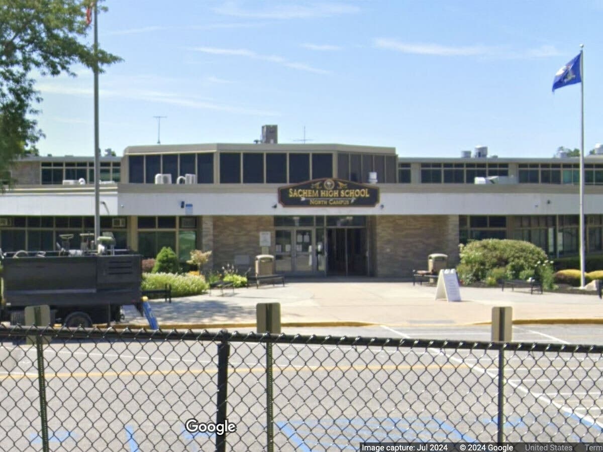 2 LI Teens Charged After Knife Found At High School: Police | Sachem ...