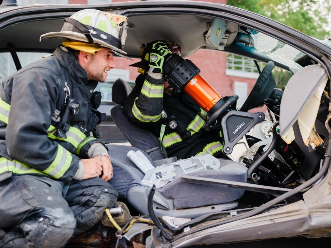 The Darien Foundation Gives Grant To FD For New 'Jaws Of Life' Tools ...