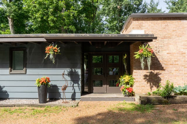 An Exclusive Look Into Architect Edward Humrich's 1st House In ...