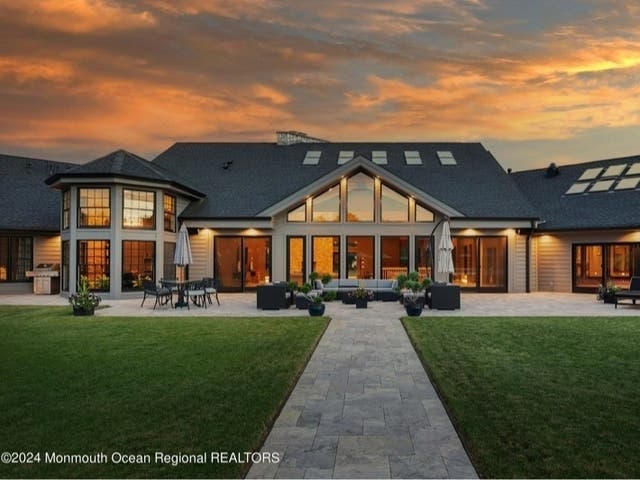 Sprawling $8M Wall Estate Has Nightclub, Movie Theater: See Inside ...