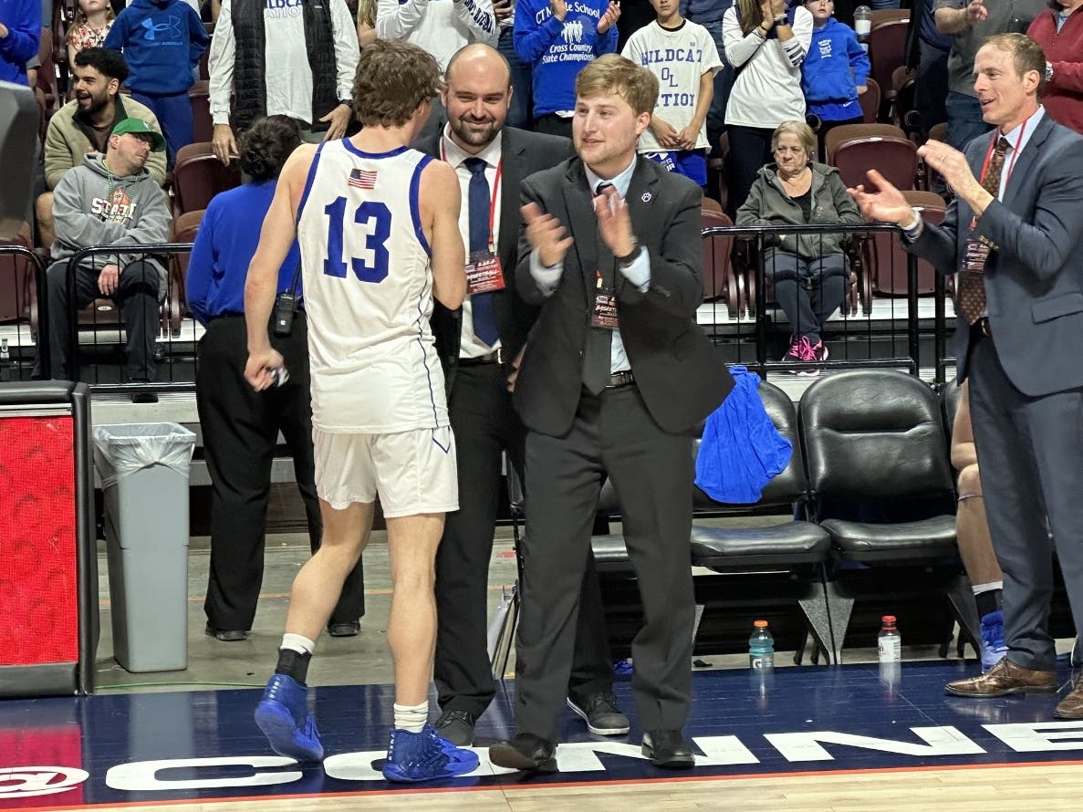 Old Lyme And 21-Year-Old Coach Win State Boys Hoops Title | The Lymes ...