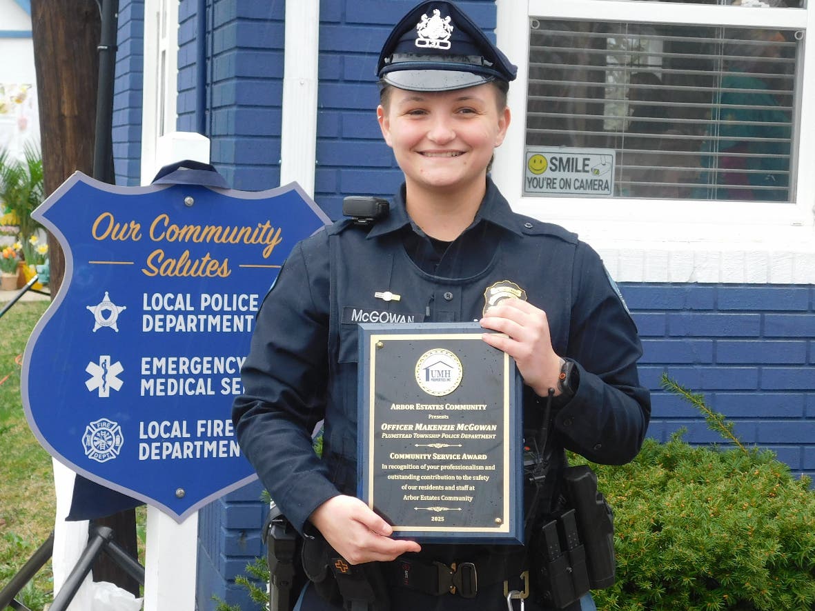 Arbor Estates Honors Plumstead Officer With First Responder Award ...