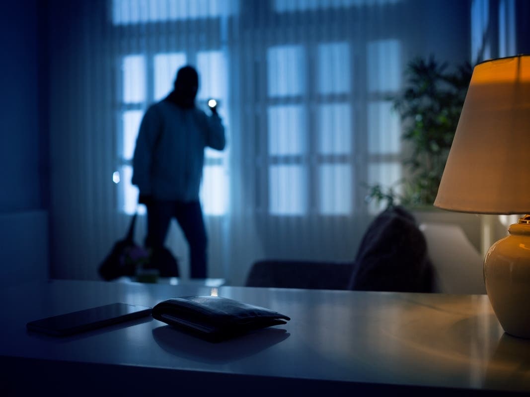 Suspect In Cobb Home Intrusion At Large, Police Say | Powder Springs ...
