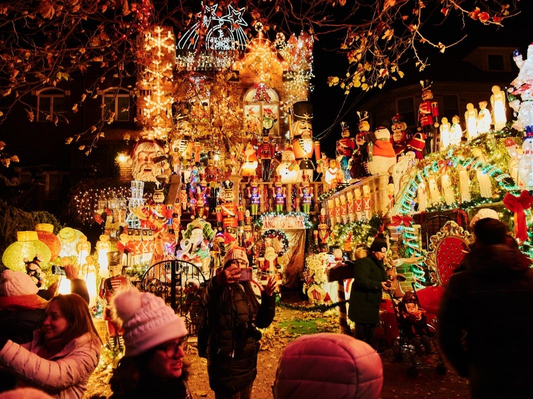 Dyker Heights Christmas Lights: Holiday Joy, Only One Skeleton ...