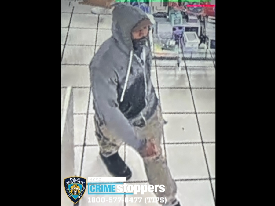 71 Year Old Punched Defending His Mother In Queens Mall NYPD Queens