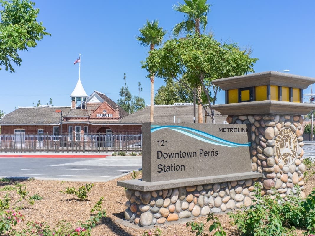 Metrolink Suspends Perris Valley Line Travel This Weekend | Banning, CA ...