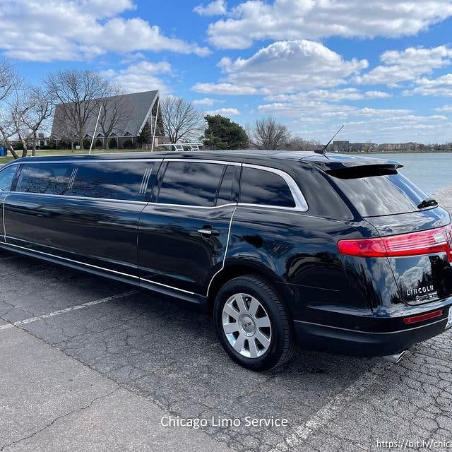 Experience Luxury with Skyline Chicago Limo Schaumburg’s Limousine ...