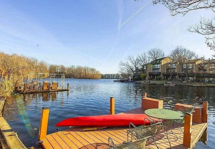 Free Floating Deck Boat on lake Thoreau- 10'x18' - Reston, VA Patch