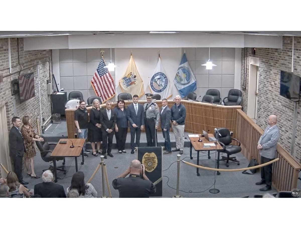 Holmdel Police Promote Officers, Welcome New Additions At Town Meeting ...