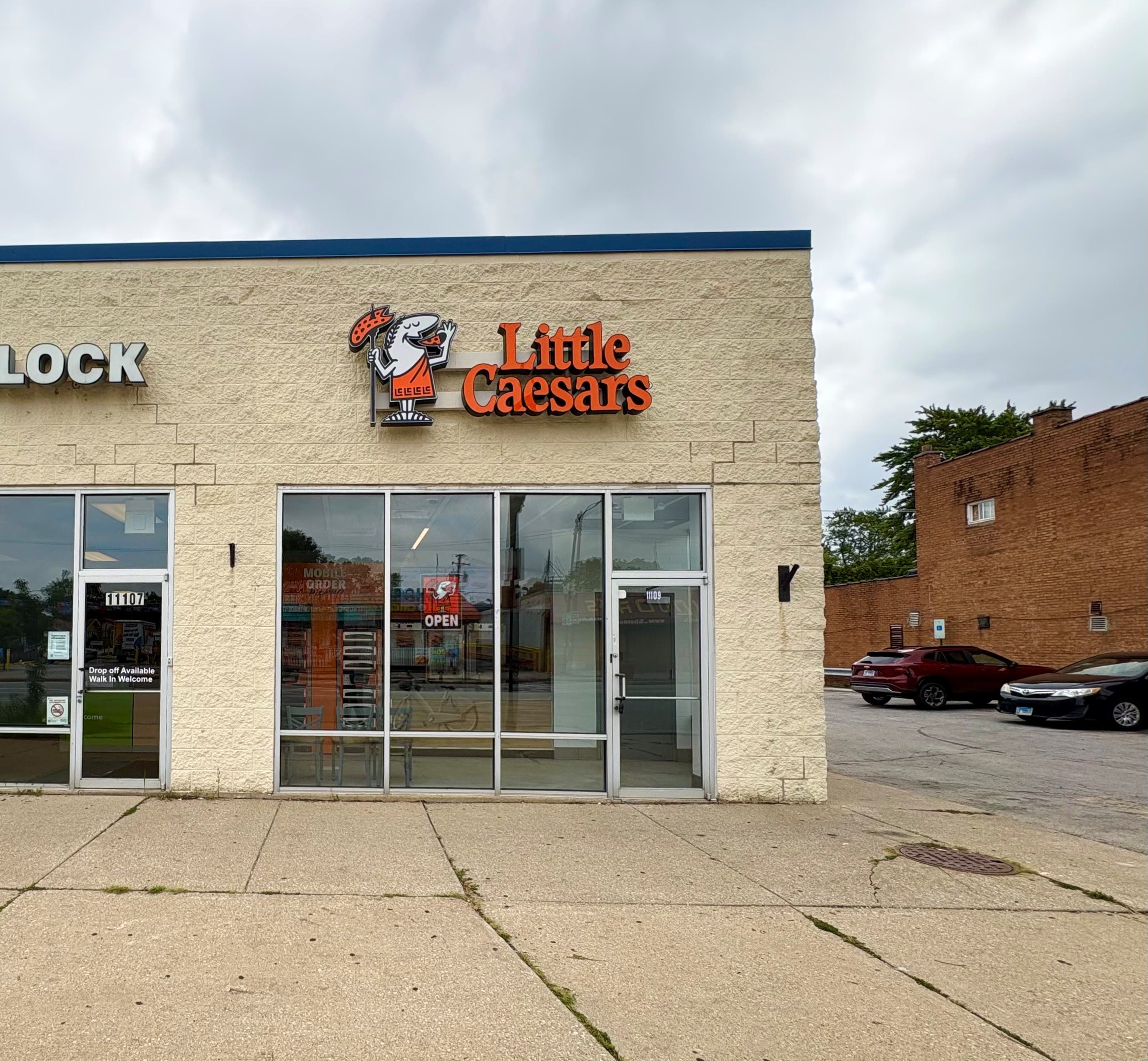 Oct 11 | Chicago Little Caesars Celebrates Grand Opening with Free ...