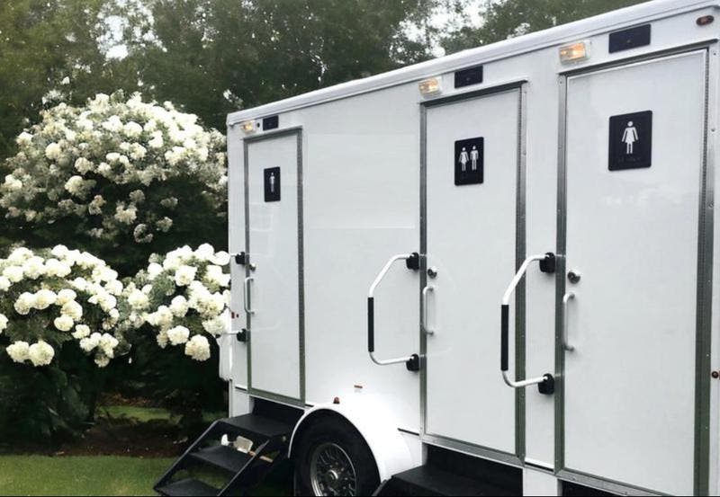 L.A. Restroom Trailer Rentals & Showers-Los Angeles CA 90011 - Los ...