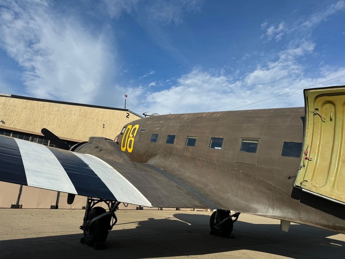 Step Into A WWII Paratrooper's Boots As Farmingdale Flight Experience ...