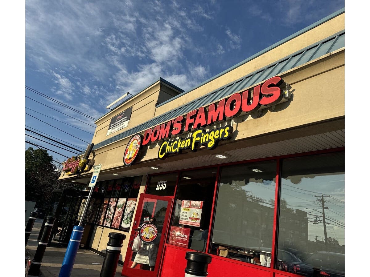 Dom's Famous Chicken Fingers Arrives In Plainview With Soft Opening ...