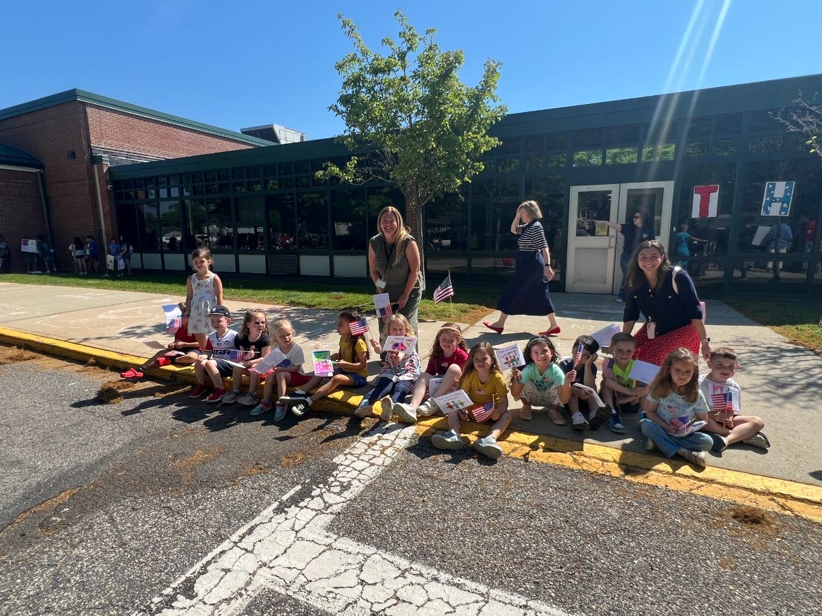 Sayville Students Cheer Local Heroes At First Responder Parade ...