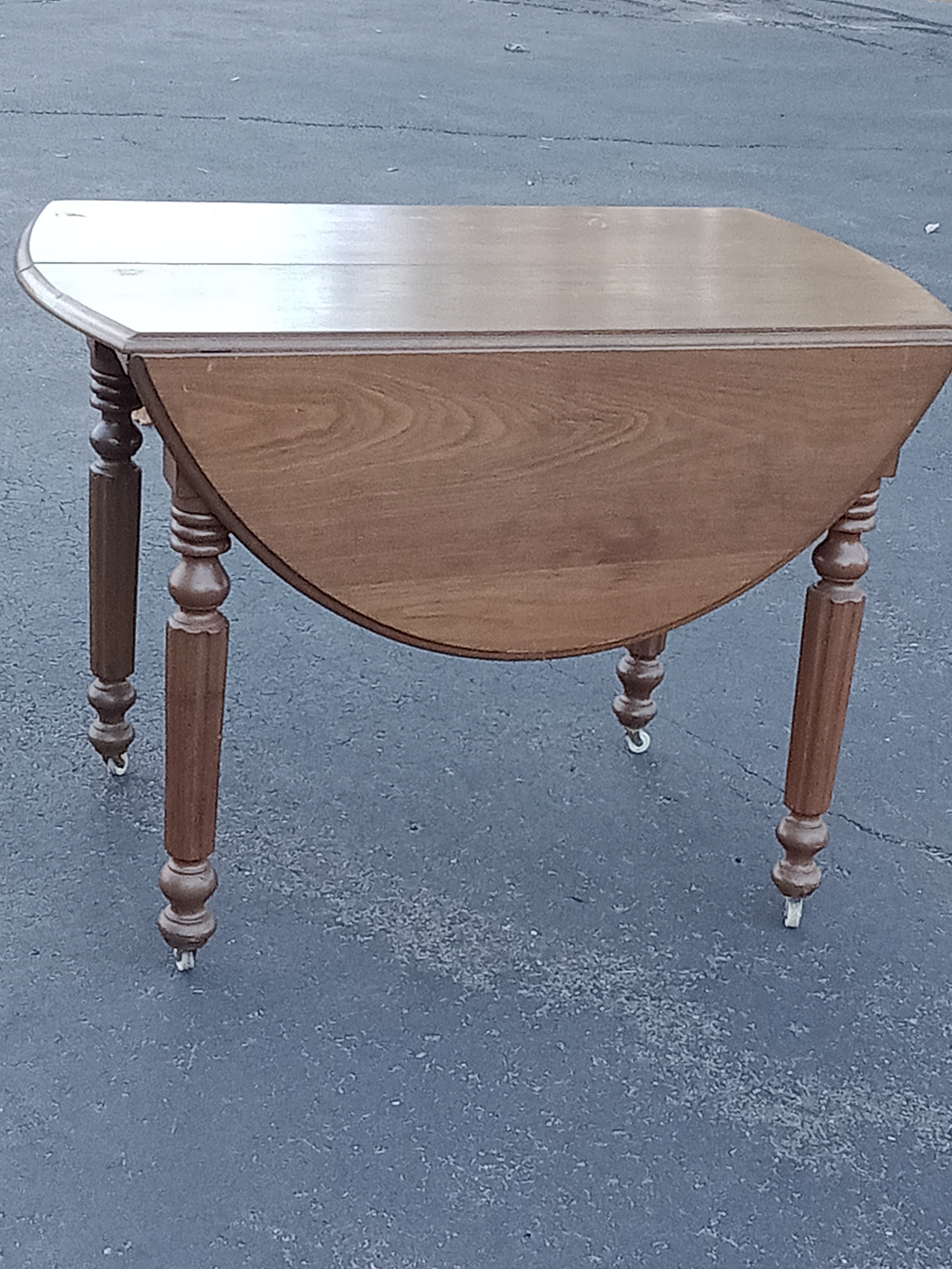 Drop Leaf Table, with leaf to expand - Enfield, CT Patch