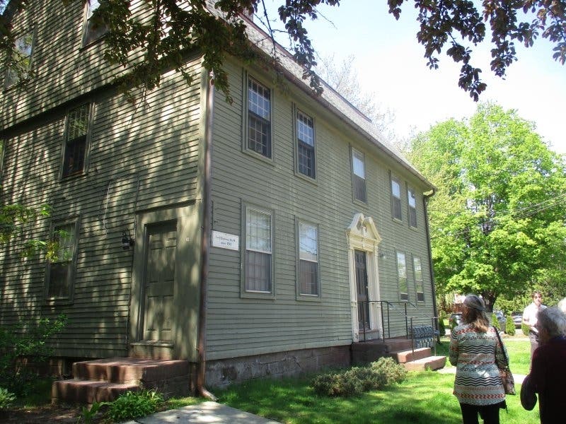 Middletown's Bus Trip Was To A Walking Tour Of Revolutionary War (Old ...