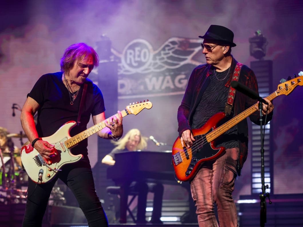PHOTOS: REO Speedwagon & Train in Tinley Park | Tinley Park, IL Patch