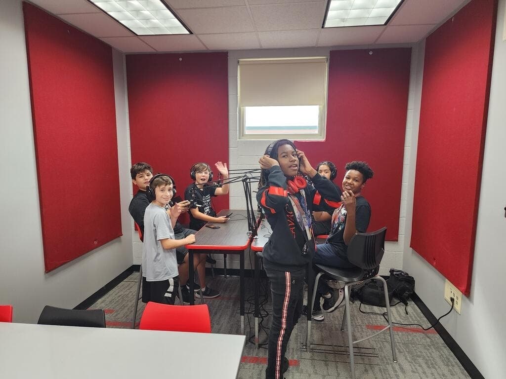 Oak Lawn-Hometown Middle School Media Center Recognized for Design ...