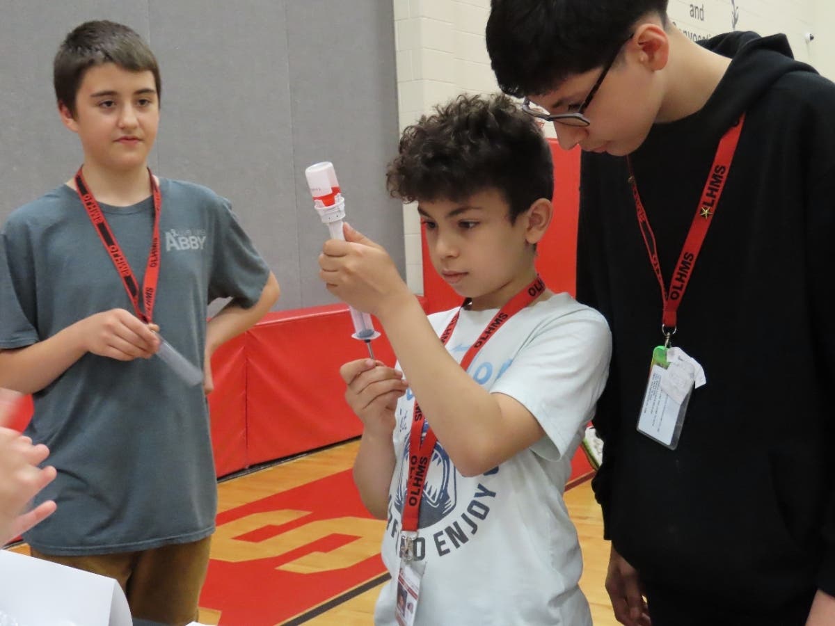 Oak Lawn-Hometown School District 123 Hosts Career Fair for Students ...