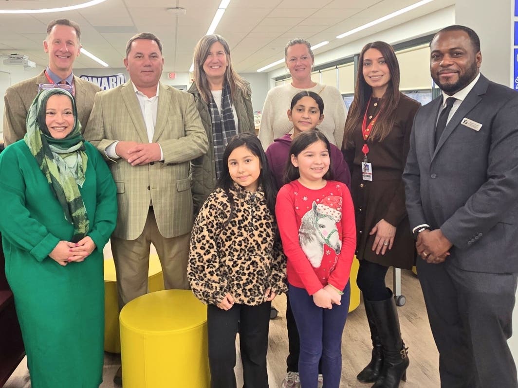 Oak Lawn-Hometown School District 123's Sward School Showcases Parent ...