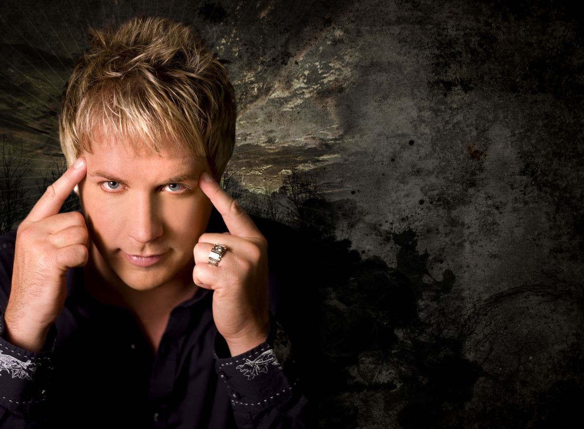 Master Illusionist Mike Super Returns to the MAC March 4 | Glen Ellyn ...