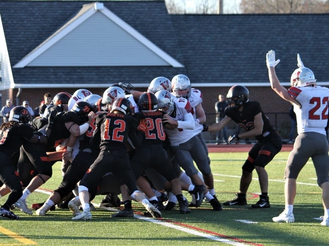 Varsity Football Photos - Wakefield vs Wayland | Wakefield, MA Patch