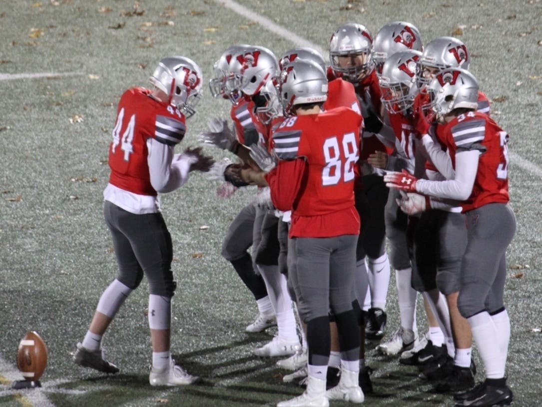 Varsity Football Photos - Wakefield vs Dracut | Wakefield, MA Patch