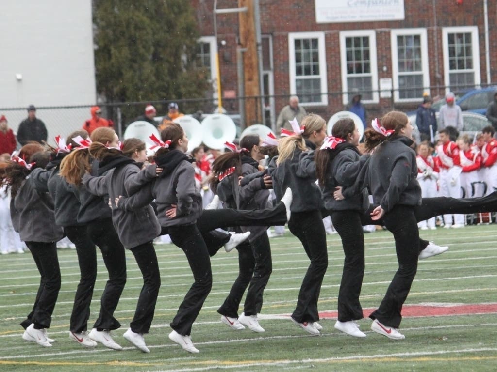 A Thanksgiving Football Tradition: Wakefield vs Melrose | Wakefield, MA ...