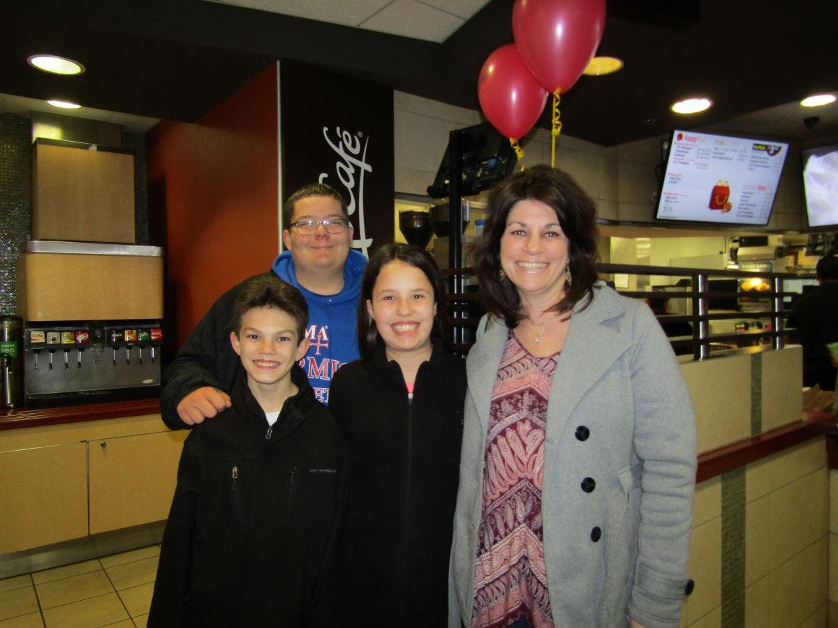 North Aurora McDonald's Hosts McTeacher's Night for Jewel Middle School ...