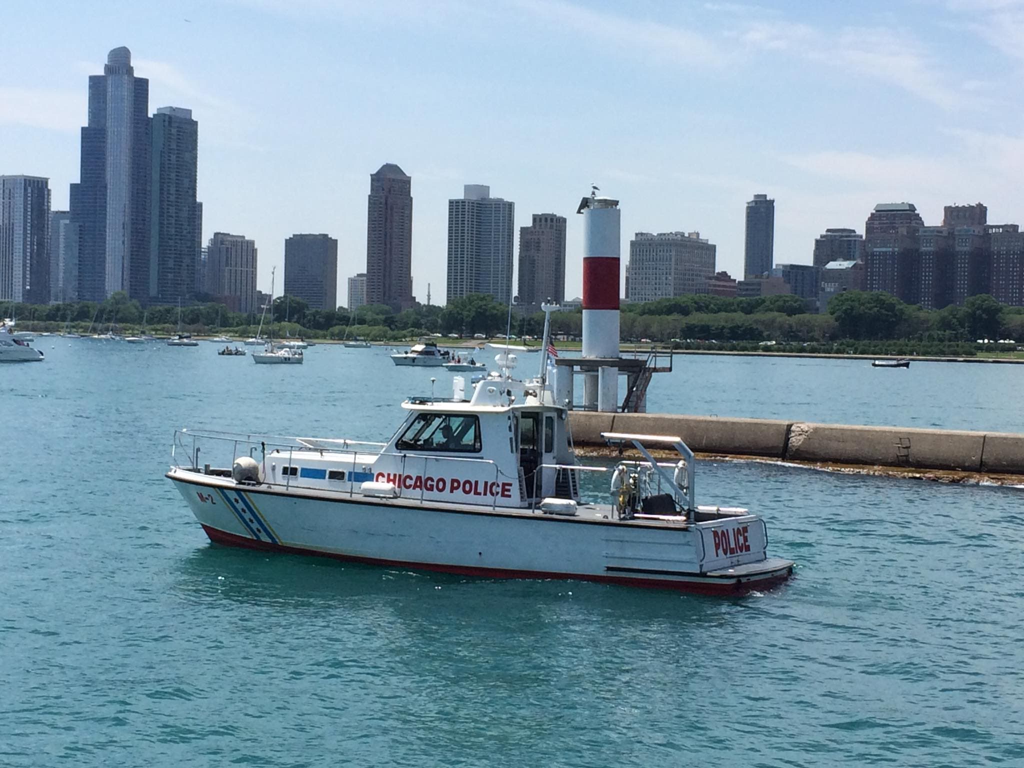 Off-Duty Chicago Police Detective and Firefighter Rescue 5 in Capsized ...