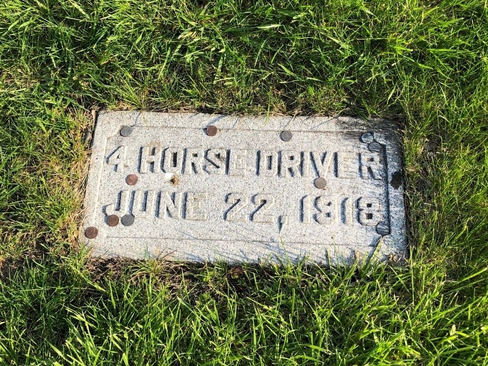 Ghost Tour Explores Chicago's Clown Cemetery 'Showmen's Rest' | Chicago ...